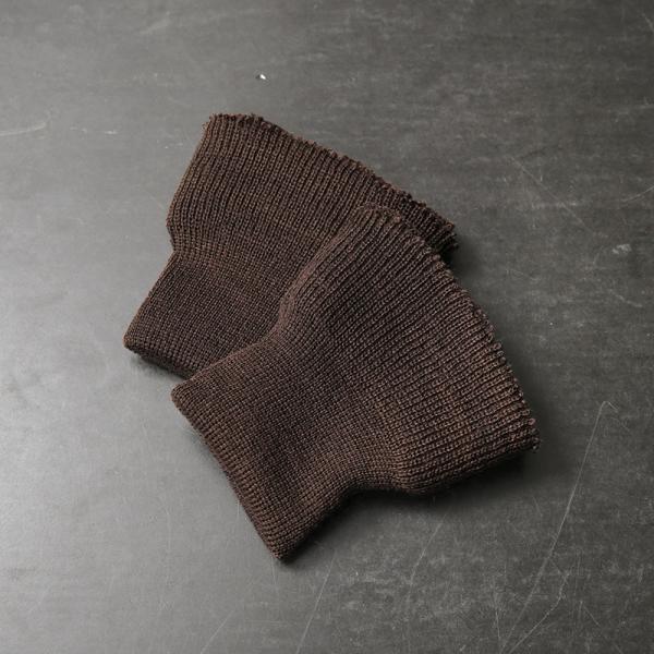 ■商品説明映画『トップガン』でトム・クルーズ演じるマーヴェリックが着用したことで、世界的にその名が知られる「G-1 フライトジャケット」の部分パーツである袖リブ（カフス）のみが登場。G-1 フライトジャケットは、アメリカ海軍（USN）を象徴...