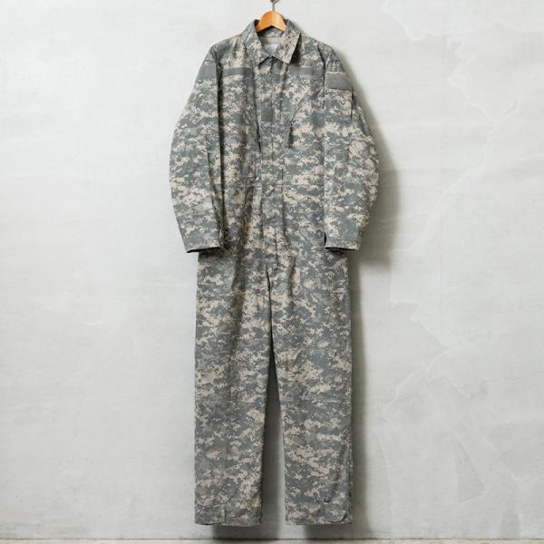 ■商品説明米陸軍の標準的な迷彩服として2004年から2019年まで採用された、UCP（Universal Camouflage Pattern）採用期のメカニックカバーオールが入荷しました。ユニバーサルカモ（UCP）のカバーオールは、主に整...
