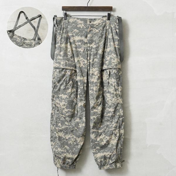 ■商品説明米軍より寒冷地での着用を目的として製造されたソフトシェルパンツが入荷しました。米陸軍の標準的な迷彩服として2004年から2019年まで採用された、UCP（Universal Camouflage Pattern）は無機質なデジタル...