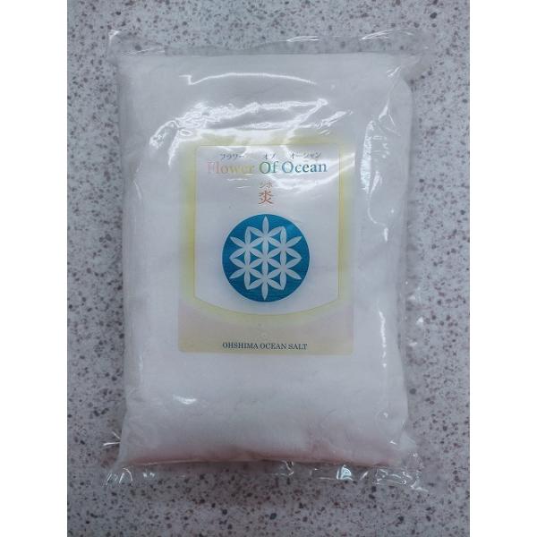 日本のいわゆる自然塩、天然塩は、阪本海塩研究所阪本章裕氏なくして語れません。阪本さんは日本の塩の恩人。専売塩から日本の塩を救い、それまで以上の素晴らしい塩をつくりだしました。また、彼の指導をうけた多くの塩職人が今全国で塩つくりに励んでいます...