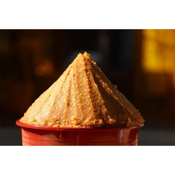 国産100%の米と大豆を使用、無添加なので安心してお召し上がりいただけます。福島県浜通り相馬地方の四季の寒暖差を利用して、天然醸造法で一年以上じっくり熟成させています。当店自慢の味噌で一番まろやかです。麹のつぶつぶが特徴の昔ながらのお味噌で...