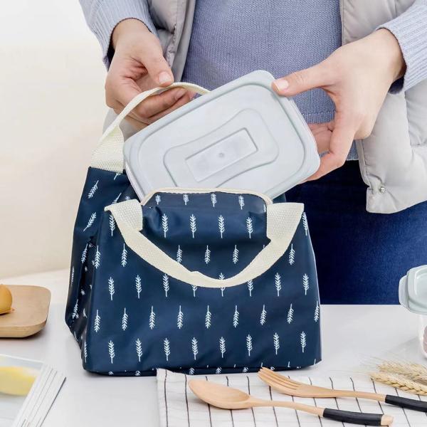 ●大人のオフィス用ランチバッグ、子どもの学校イベント用お弁当袋、赤ちゃん連れのお出かけにもいろんな場面で使えるシンプルで上品な保温保冷袋●トートバッグとして日常用やちょっとしたお買いものエコバッグとしても使えます。●中身は保温アルミ素材、長...