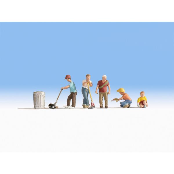 プライザーなどの海外製フィギュアは生産時期やロットによって塗装が表示画面のものと異なる場合がございます。あらかじめご了承ください。