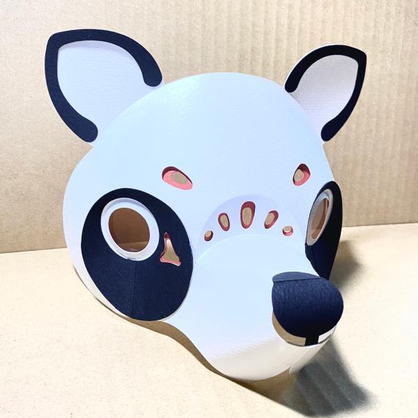 ※彩色カスタマイズを推奨している作家なので、みなさんも模様を描きこんだりデコレーションしてカスタマイズを楽しんでくださればと思います。ペーパークラフト作家、林たけおさんの作るたぬきのお面。外形は抜いてありますから簡単に外せます。ミシン目に沿...