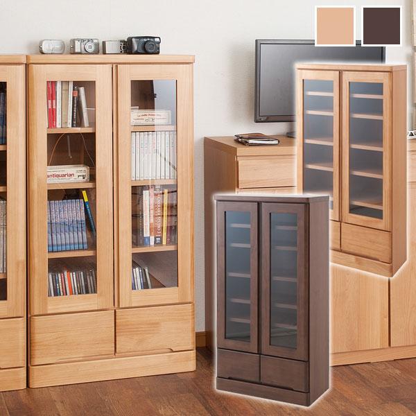 前板全面に天然木をあしらった贅沢な書棚。天然木の良さを細部にまで生かした高級仕上げ。ガラスに映り込む日差し、ライトなどがより上品に雰囲気を醸し出します。書棚として、本だけでなく、フリーボードとして収納&amp;ディスプレイをお楽しみください...