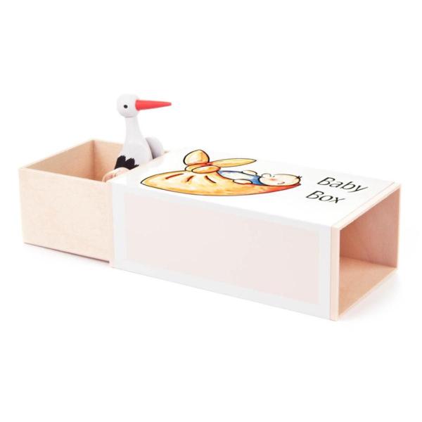 出産祝いにかわいいドイツのからくりオルゴールを。赤ちゃんが描かれた箱をスライドして開けると、オルゴールの音色にあわせ、コウノトリが出てきます。エルツ地方でも動くおもちゃを得意としているヴェルナー工房。サイズ　約　9　X　5.5　X　3.5　...