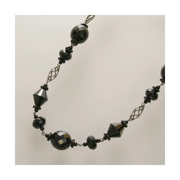 イタリアの最先端ファッションの都「ミラノ」。そこで活躍するジュエリーデザイナーのアヴェ・テッタマンティ。ベニスの熟練職人によるベネチアンガラスを使い洗練されたデザインセンスとイタリア人ならではの色使いを持ち合わせ、イタリアはもちろん世界中の...