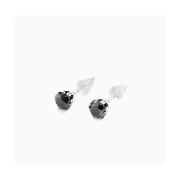 合計 0.6ct ものブラック・ダイヤモンドを使用した贅沢なピアスを、高級素材の プラチナ900台 にセッティングしました。高級感漂う、一つは持っていたい定番ピアスです！！シンプルだからこそ、素材にとことんこだわり、落ち着いた美しいブラック...