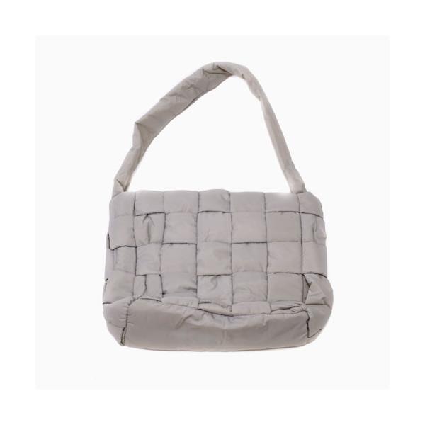 軽量で便利な2wayバッグ☆グレーカラーをメインにした、カジュアルなバッグ。大きさも深さも大きめで、お出かけに最適です！色合いも落ち着いたグレーベースなので、普段使いにもピッタリ！お洒落で使いやすいバッグは贈り物にもおすすめです！素材・本体...