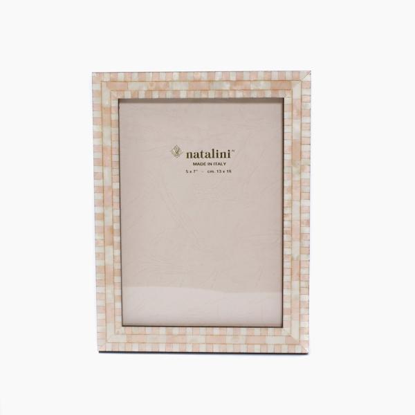 家族や大切な人の思い出や、インテリアとしても。スマートフォンの時代だからこそオシャレで新たな発見を感じられます。【素材】・TULIPWOOD（USA）　　　　・POPLAR（ITALY）　　　　・ERABLE（CANADA）　　　　・一部塗...