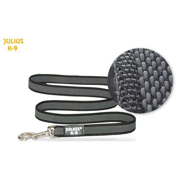 ハンガリー・Julius-K9からグリップ力が高いリードが登場です。その名もスーパーグリップリード。 手に馴染み、グリップ力はバツグンです。            長さ：1.2m      幅：14mm（小型〜中型犬用）      　　19...