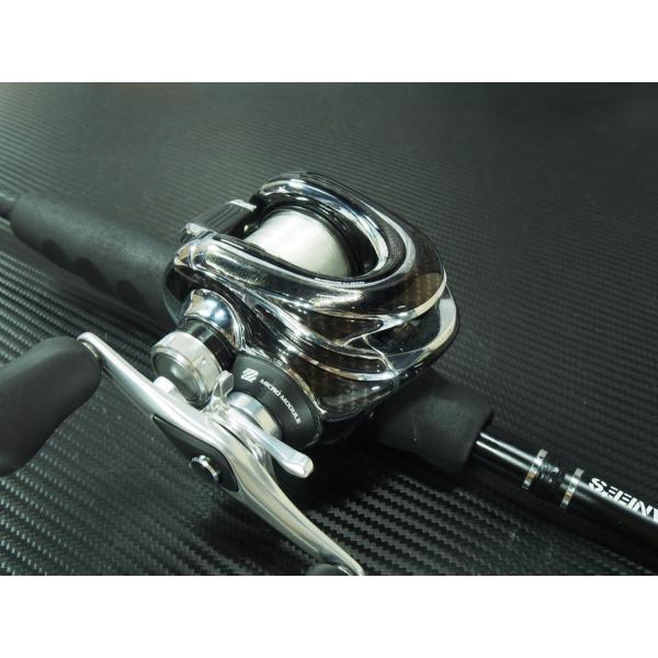 表面にクリアコーティングを施し、厚みを持たせたデカールキットです。12アンタレス用は、クロームのボディの質感にマッチしやすいように半透明なカラーの仕様になっています。表面が厚みを持たせた柔軟性のクリアーでコーティングしてありますので、グリッ...