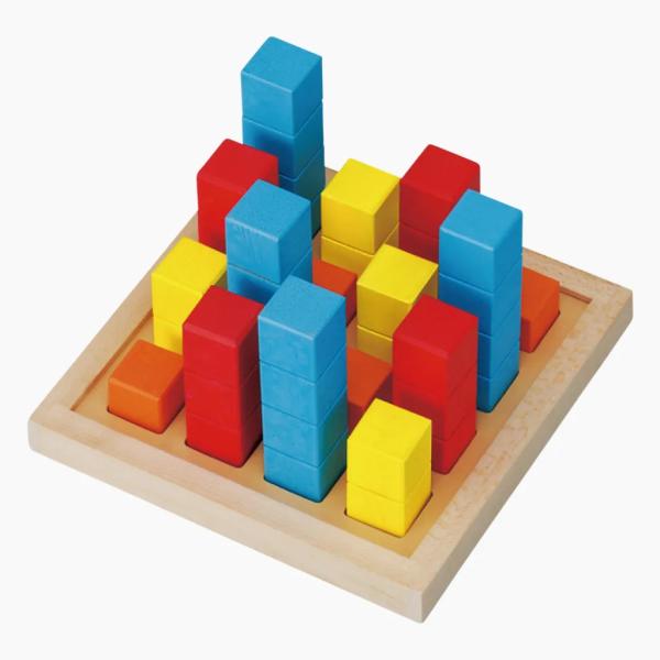 ●16個のマスに16個のビル（1階〜4階建て）を建てるパズルです。立体的な感覚を養い、脳のトレーニングになります。【サイズ】ベース：144×144×12mm【質量】330g【材質】シナ、合板、ゴムの木【セット内容】●1階(オレンジ)×4●2...