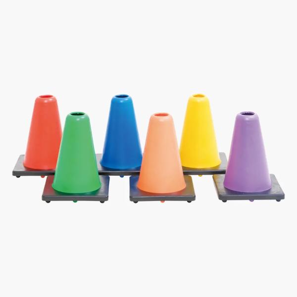 ●踏んでも危険がなく破損しません。床がキズ付かず、室内外ともに使える。●赤、青、黄、緑、橙、紫の6色組。【サイズ】1個：125×125×150mm【質量】1個：160g【材質】TPR(ソフトプラスチック)