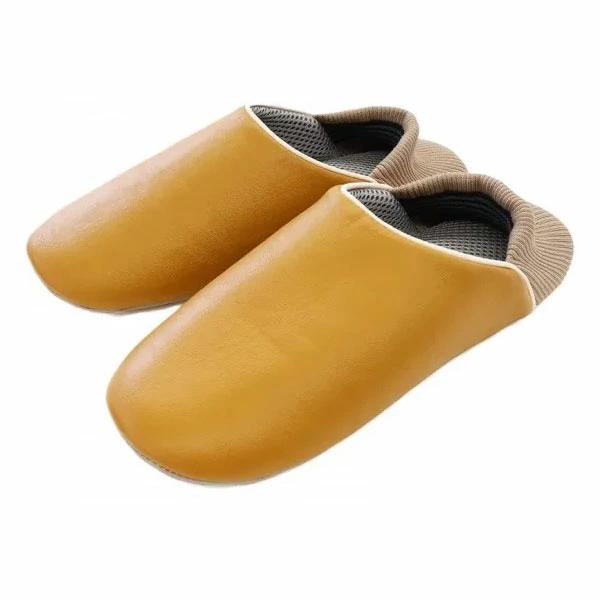 普段から災害に備えるスリッパ●踏み抜き防止性能（JIST8101）付きで、散らばったガラス片などから足を守ります。●吸湿効果と消臭効果のある特殊シートが入っています。●履き口に暗闇で光る蓄光テープ付き。●かかとが2WAY。非常時はかかとをか...