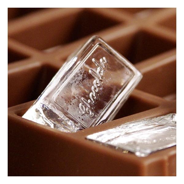 [GAMAGO]Iced Chocolate Ice Cube Tray / [ガマゴ] アイスチョコレート アイスキューブトレイ食べかけのチョコレートがモチーフの製氷器です。グラスに入れるとキュートなチョコレート型の氷が浮かびます。チョコ...