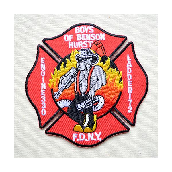 ニューヨーク州の都市・ニューヨーク市消防局のワッペン。ジャケット・ジャンパー、半袖・長袖シャツ、帽子やジーンズなどなどお気に入りウェアのカスタムに最適なパッチです!またライダースジャケット、鞄・バッグ、帽子・キャップ、Tシャツ、カットソー、...