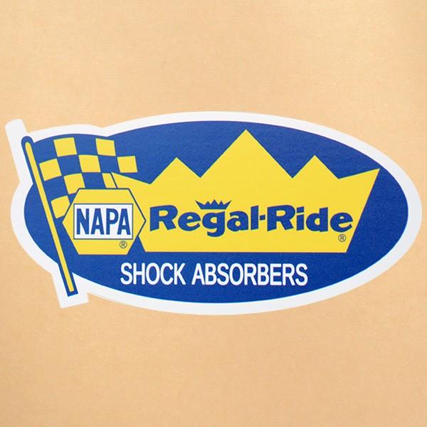 アメリカの大型オートパーツ販売店「ナパ(NAPA)」のロゴステッカー・シール。ネイビーブルー/イエロー/ホワイト。横長楕円形。NAPA/Regal-Ride/Shock Absorbersの英字ロゴ入り。サイズ(約)：タテ5.1cm×ヨコ1...