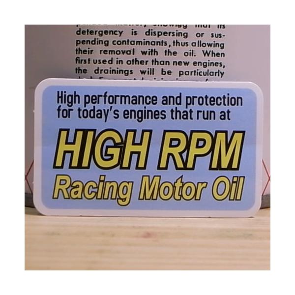 英字・アルファベットの入ったアメリカンデザインのオシャレなステッカー・シールです。50〜70年代アメリカのアドバタイジング(広告)がモチーフとなっています。白色のビニール素材に印刷されており、耐水性があるので、屋外使用も可能。車・バイク、ヘ...