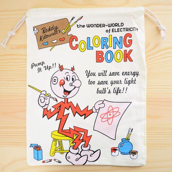 ありそうでなかったかも!?生成りボディにアメリカンなブランドロゴマーク&amp;キャラクターのプリントが入った、とってもオシャレなカッコかわいい巾着袋です。お子様の上靴・運動シューズ入れにも使えちゃうほどの大きさのこの巾着。通勤・通学時のラ...