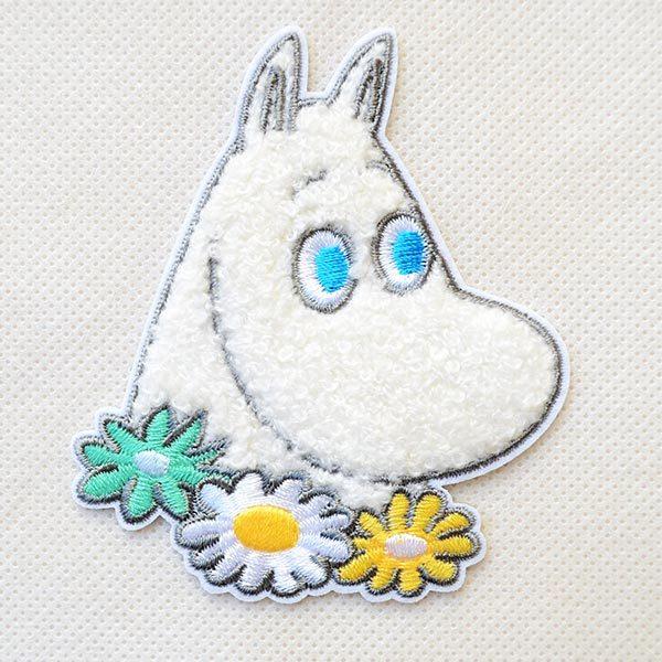 フィンランドの人気キャラクター・ムーミンのオフィシャル刺繍シールワッペンです。モコモコとした毛糸のような太い糸をフェルトの上に刺繍しています。フェルトと太い刺繍糸の組み合わせによる、立体感とあたたかくやさしい雰囲気が特長です☆■サイズ(約)...