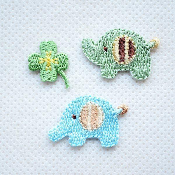 ワンポイントにぴったりなサイズの3枚組のワッペンです。マスク、お手持ちのシャツ・ジャケット・コート・ジーンズなどの洋服、バッグ、帽子などのファッション小物、またお子さんのスモック・レッスンバッグ・ランチバッグなど、ペタッと貼るだけで簡単にデ...