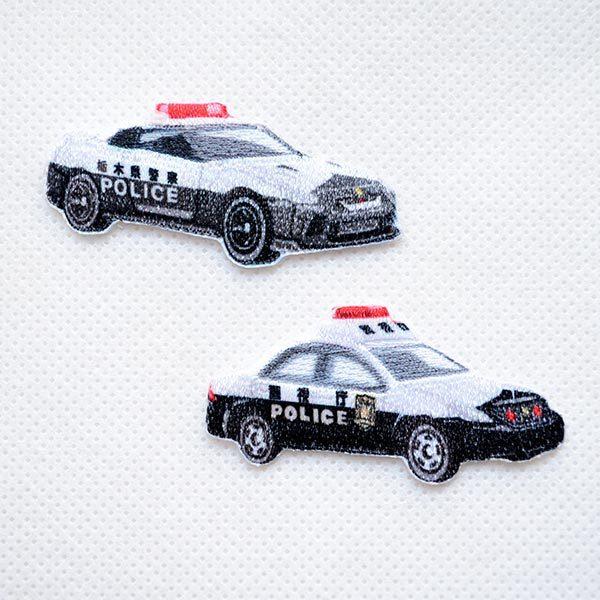 おもちゃメーカー・タカラトミーが販売している国産車中心のミニカー、TOMICA(トミカ)のオフィシャル刺繍シール・アイロンワッペンです。入園・入学グッズにもおすすめの2枚組！■サイズ(約)　タテ2.2cm×ヨコ4.9cm（GT-R）　タテ2...
