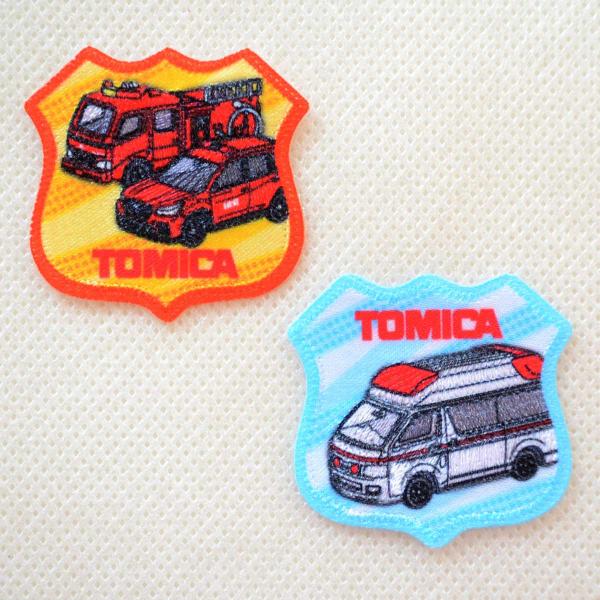 おもちゃメーカー・タカラトミーが販売している国産車中心のミニカー、TOMICA(トミカ)のオフィシャル刺繍シール・アイロンワッペンです。お子さんのスモック・レッスンバッグ・ランチバッグなど、ペタッと貼るだけで簡単にデコレーション&amp;リ...