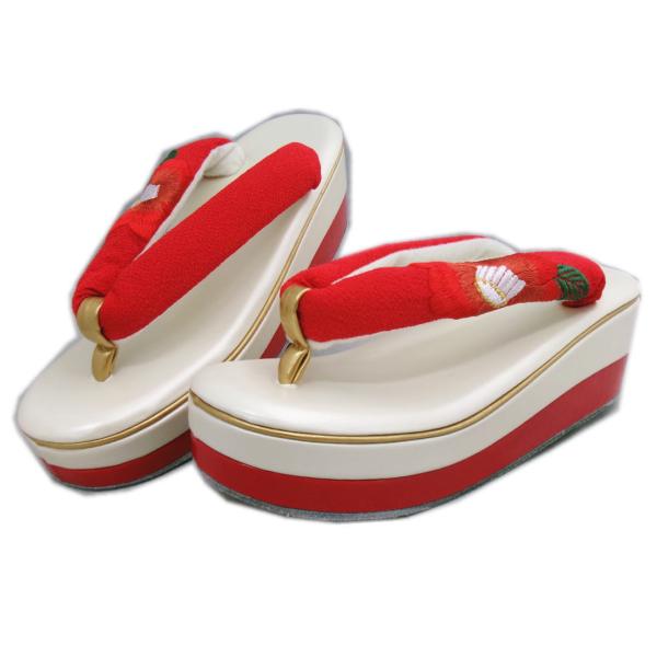 振袖成人式＆卒業式のはかまに。洗える着物・小紋等のカジュアル着物にもＧＯＯＤ。上品で豪華な刺繍が、きもの姿をより上品＆華やかに。足サイズが大きな方でもゆったり使えるサイズ。こっぽりのような台の高さが魅力的な草履です。身長が欲しい方にはＧＯＯ...