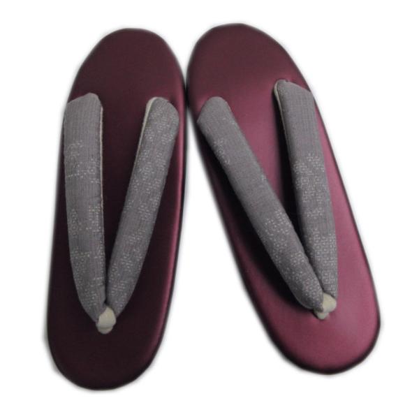 台に少傷・汚れ等難有（画像5・6参照）の為の特価です。難の程度や場所はお選び頂けません。機能的な不足はありません。小粋で上品な結城紬シルク鼻緒ゾウリ。洗える着物・小紋・紬等のカジュアルきものに。着物姿がより上品＆オシャレに。古典的で上品な和...