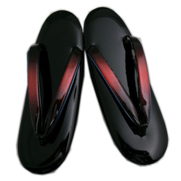 鼻緒に劣化はがれ有（画像4・5参照）の為の特価です。洗える着物・小紋・紬等のカジュアルきものに。卒業式はかまにもＧＯＯＤ。着物姿がより上品＆オシャレになる鼻緒ラメボカシゾウリ。無地ですので、どんなお着物にも合わせ易く、年代巾も広くお使い頂け...