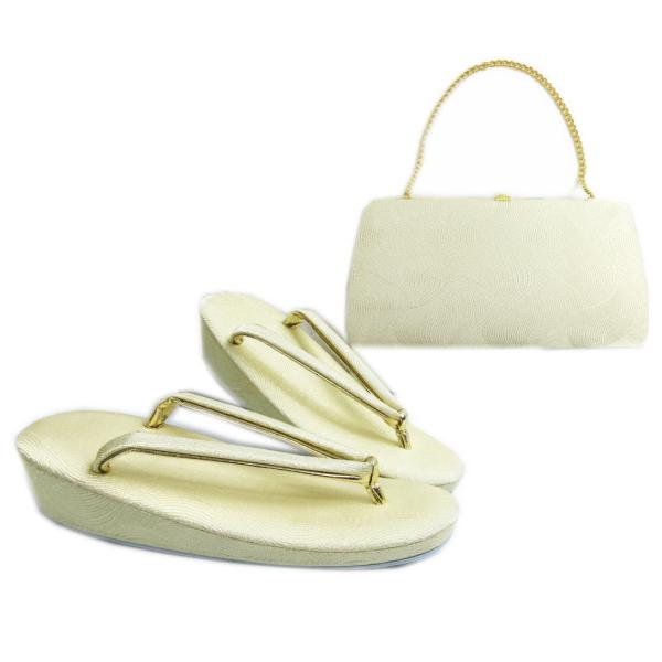 フォーマル中心に結婚式や披露宴・パーティー等の着物スタイル全般で活躍するゾウリバックセット。留袖・訪問着や色無地に抜群です。この草履バッグで更に上品さ＆高級感ＵＰ。上品さ・豪華さ・高級感を兼ね備えた差のつく草履バック。どんな色柄の着物にも合...