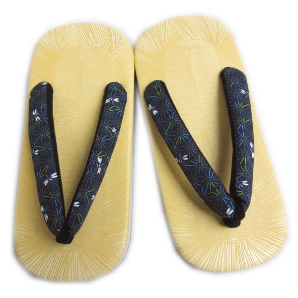 粋な男は足元にもこだわる。浴衣＆着物＋デニムもＯＫ。クッション性のあるスポンジ底で足裏負担和らげます。和柄鼻緒でオシャレ度＆粋さＵＰ。父の日＆誕生日プレゼントや海外＝外国人様へのお土産にもＧＯＯＤ。お祭りや花火大会の浴衣＆甚平・お正月の着物...