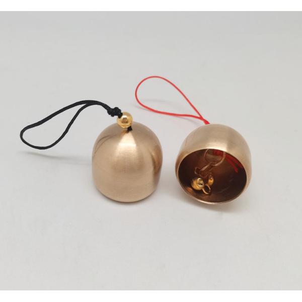 サイズ：小直径：約2.5cm高さ：約3cmひもの色：黒、赤重量:18g材質:銅