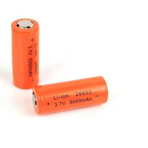 電圧：3.7v 容量：5000mAh重　量：80gセット内容：26650　フラット式充電電池１本です。2本ではございませんので、ご注意ください。電池ケース：２本購入の場合、無料プレゼント！（なくなり次第、終了いたします）商品の色：ロットによ...
