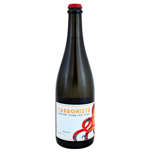 原語表記： Carboniste Albarino Extra Brut Gomes Vineyard[2022]タイプ： スパークリングワイン生産地： アメリカ / カリフォルニア / サクラメント / アイルトン品種： アルバリーニョ100％