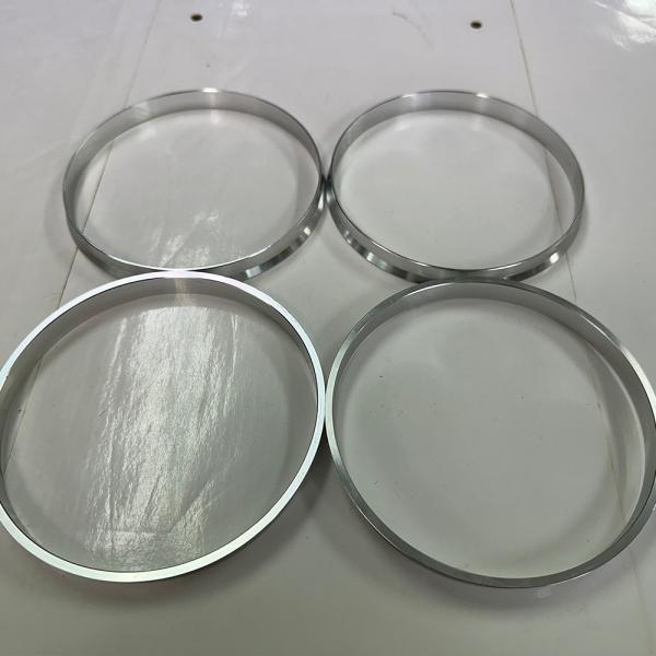 商品名 ホイール用ハブリングサイズ 外径　108ｍｍ　内径　106.2ｍｍ厚み 10ｍｍ材質 アルミ合金■送料無料　※但し、沖縄・離島につきましては送料が発生します。事前にお問い合わせ下さい。ハブリングとは？ ホイールのセンターホールとクル...