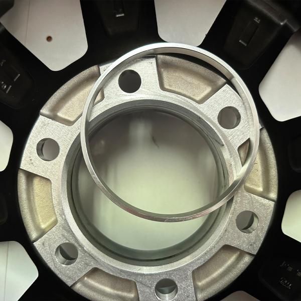 商品名 ホイール用ハブリングサイズ 外径　108ｍｍ　内径　106.2ｍｍ厚み 10ｍｍ材質 アルミ合金■送料無料　※但し、沖縄・離島につきましては送料が発生します。事前にお問い合わせ下さい。ハブリングとは？ ホイールのセンターホールとクル...
