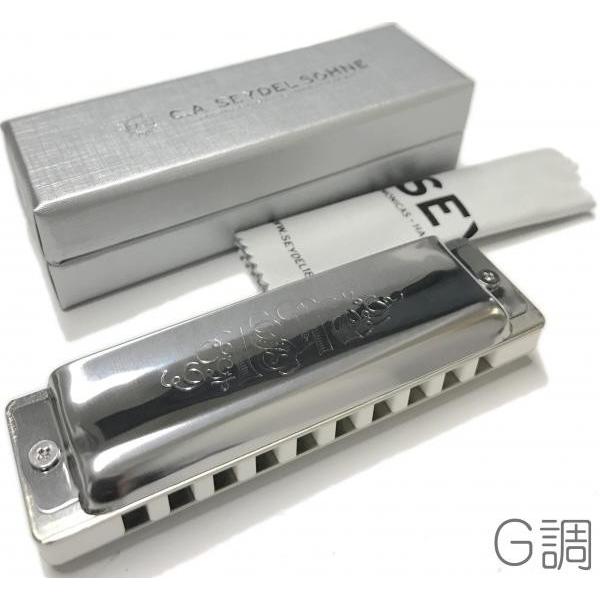 こちらは 1847 Silver G調です。ドイツの歴史的背景で知名度が低いですがサイドルはプロフェッショナルなハーモニカブランド。ステンレスリードが特徴。ブラスと比較し耐久性が高く倍音豊かで迫力あり。ピッチの安定感もあります。ウェーブシェ...