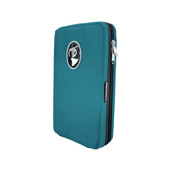 プロにも愛用が多い高級ケース。ファイバー製セミハードケースで 頑丈さと品質の高さに定評があり。楽器の為に研究された緩衝材で管体や細かな部分の凹み・曲がりを防ぎます。MBOBと3辺の合計サイズは変わりませんがMBOBにある前面のポケットがなく...