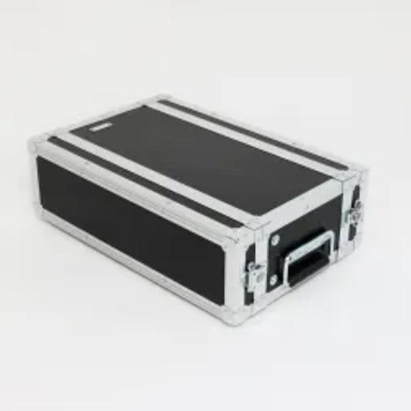 RACK CASE 3U（D220） 01ブラック 黒プロも愛用するアルモアラック！奥行220mmFRP素材 ■付属パーツハンドル：122×1個、キャッチロック：780×4個、コーナー：851×8個、ゴム足：K3215×4個、K3218×4...