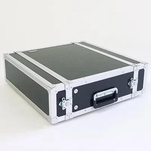 RACK CASE SD3U（D360） 01ブラック 黒プロも愛用するアルモアラック！重量　約5.5kg（標準サイズ時）奥行360mmFRP素材■付属パーツハンドル：124×1個、キャッチロック：780×4個、コーナー：851×8個、ゴム...