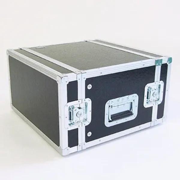 RACK CASE SD6U (D360） 01ブラック 黒プロも愛用するアルモアラック！重量　約8.5kg（標準サイズ時）奥行360mmFRP素材■付属パーツハンドル：121×2個、キャッチロック：779×4個、コーナー：851×8個、ゴ...