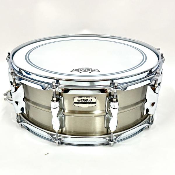 【スティーブガッドイベント特別仕様！サイン入りヘッドプレゼント！ 本人愛用ヘッド スナッピー 装備済み！】2025年11月に行われたYAMAHA Steve Gadd Drum Clinic 2025 を記念して、スティーブガッド特別仕様の...