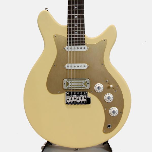 Eastmanヘッド・デザイナーであるオットー・ダンブロシオが設計した革新的なTwo-bolt Long-tenon Neck Designは、ネックとボディの接触面積を約3倍に拡大し、響きの伝達を最大限に引き出します。複雑なボディ形状を支...