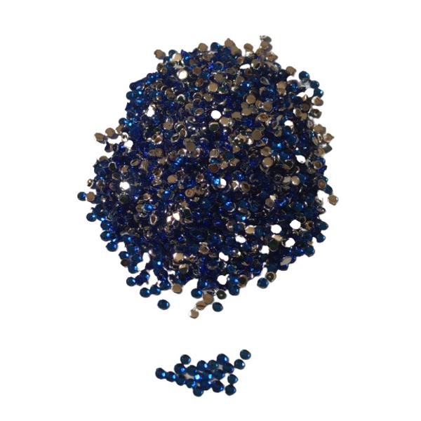 キラキラ輝くラインストーンを1000粒も入れた、ネイルパーツです。大量のラインストーンが手軽に手に入り、オリジナルのネイルアートを自由自在に楽しめます。 サイズは1.5mm~5mmまで揃っており、大小の組み合わせも自由自在なので、自分だけの...