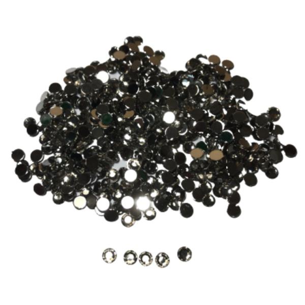 キラキラ輝くラインストーンを500粒も入れた、ネイルパーツです。大量のラインストーンが手軽に手に入り、オリジナルのネイルアートを自由自在に楽しめます。 サイズは1.5mm~5mmまで揃っており、大小の組み合わせも自由自在なので、自分だけのス...