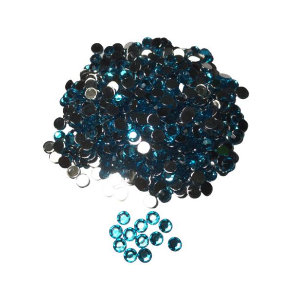 キラキラ輝くラインストーンを500粒も入れた、ネイルパーツです。大量のラインストーンが手軽に手に入り、オリジナルのネイルアートを自由自在に楽しめます。 サイズは1.5mm~5mmまで揃っており、大小の組み合わせも自由自在なので、自分だけのス...