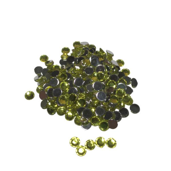 キラキラ輝くラインストーンを500粒も入れた、ネイルパーツです。大量のラインストーンが手軽に手に入り、オリジナルのネイルアートを自由自在に楽しめます。 サイズは1.5mm~5mmまで揃っており、大小の組み合わせも自由自在なので、自分だけのス...