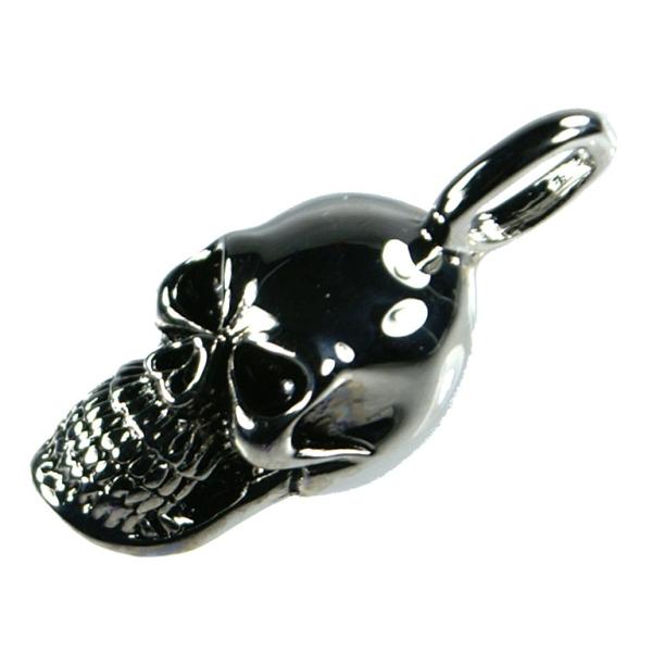 ネックレス。ピアス。携帯ストラップ。好きなものにつけてお使いください。サイズ縦：3.5cm横：1.7cm奥行き：1.2cm材質地金：鉛フリーメッキ：ロジウムメッキ